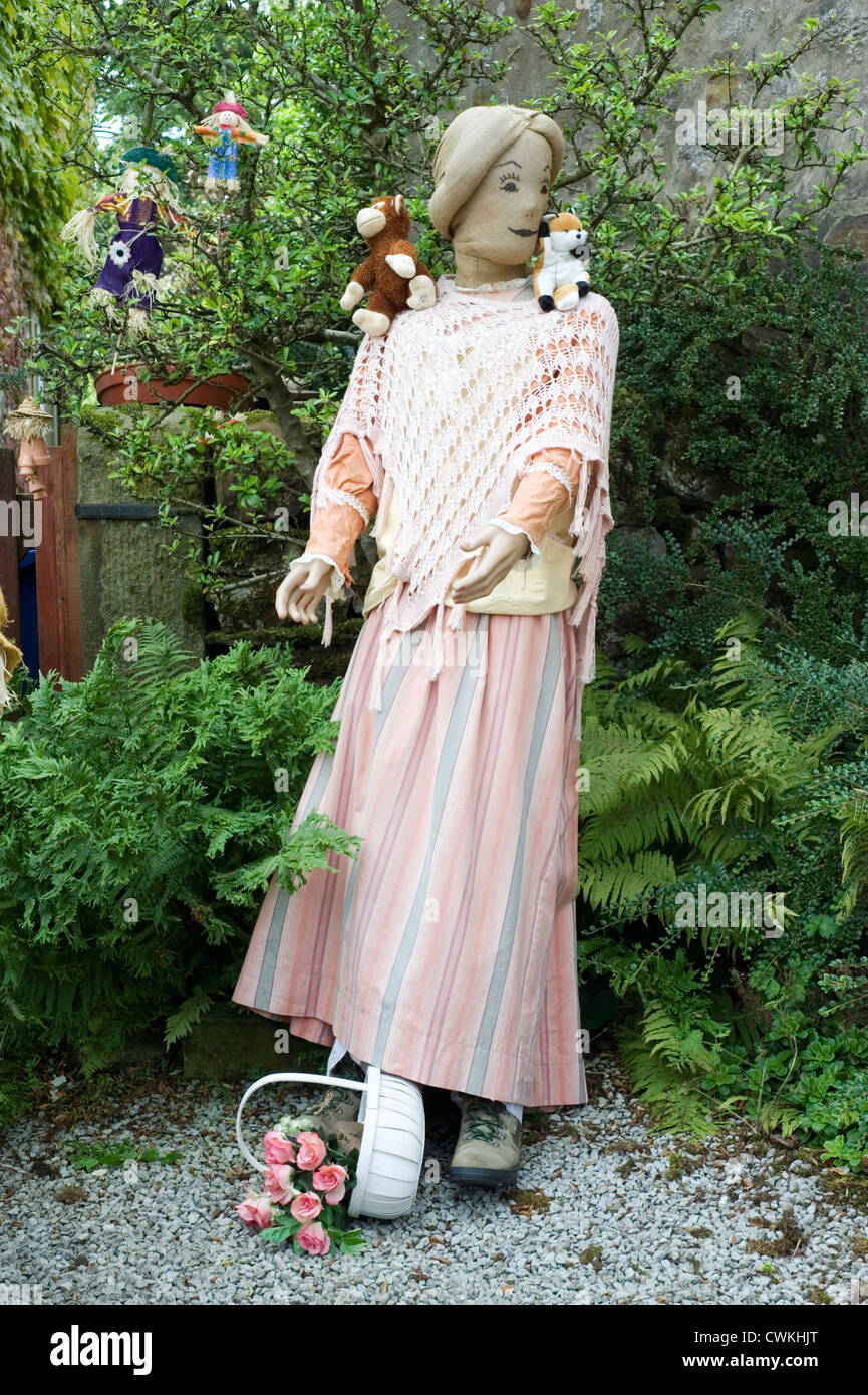 Lady scarecrow hi-res stock photography and images - Alamy