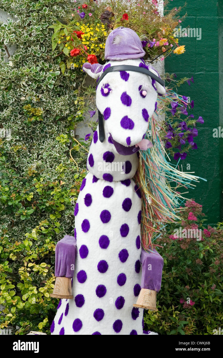Horse scarecrow hi-res stock photography and images - Alamy