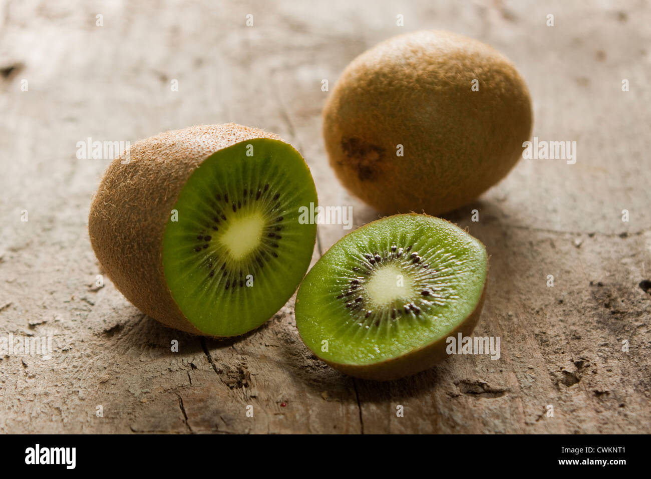 fresh, green kiwi fruit close up Stock Photo - Alamy