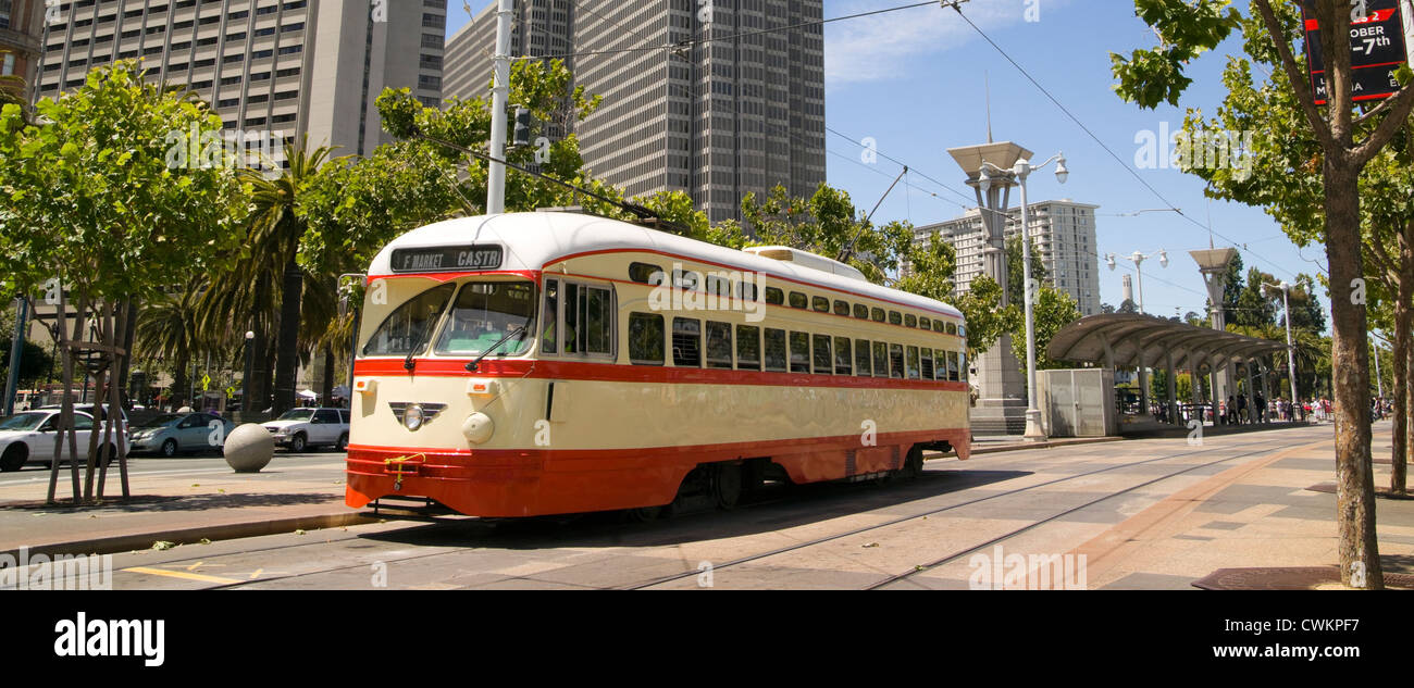 San Francisco Trolley Car moves through the street Stock Photo - Alamy