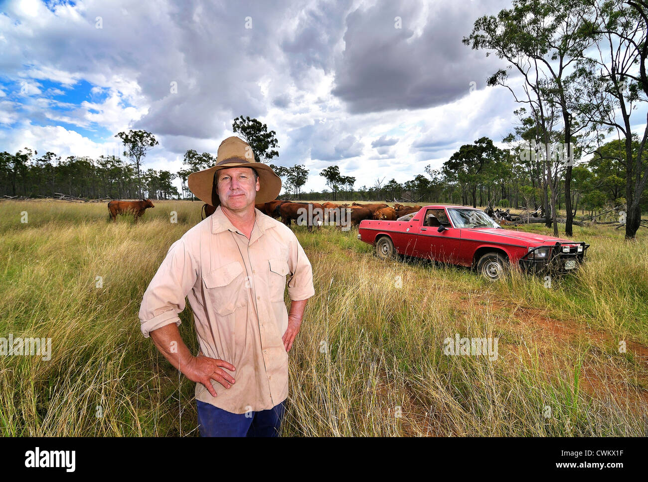 Outback man men australia australian hi-res stock photography and ...
