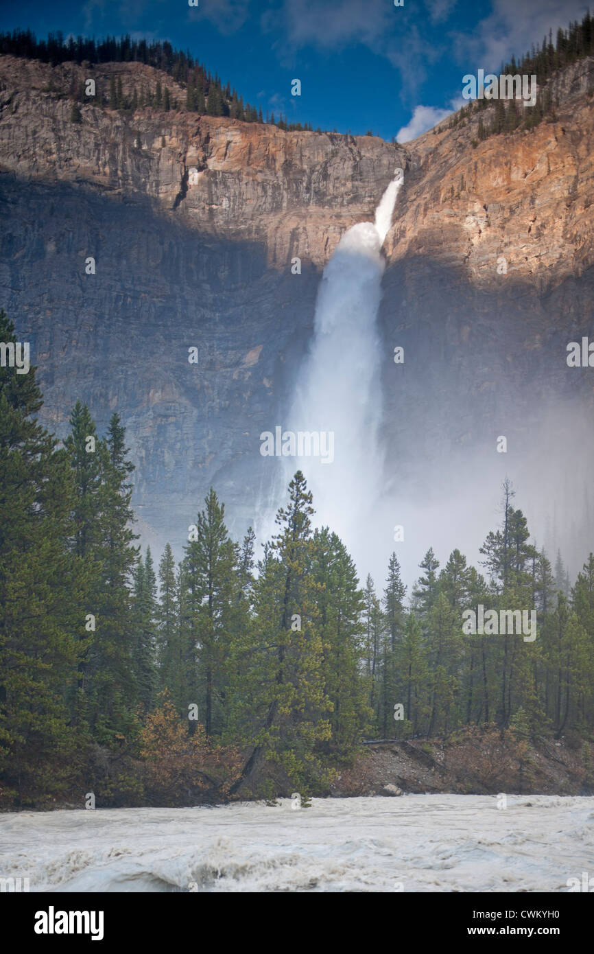 The second highest waterfall of canada hi-res stock photography and ...