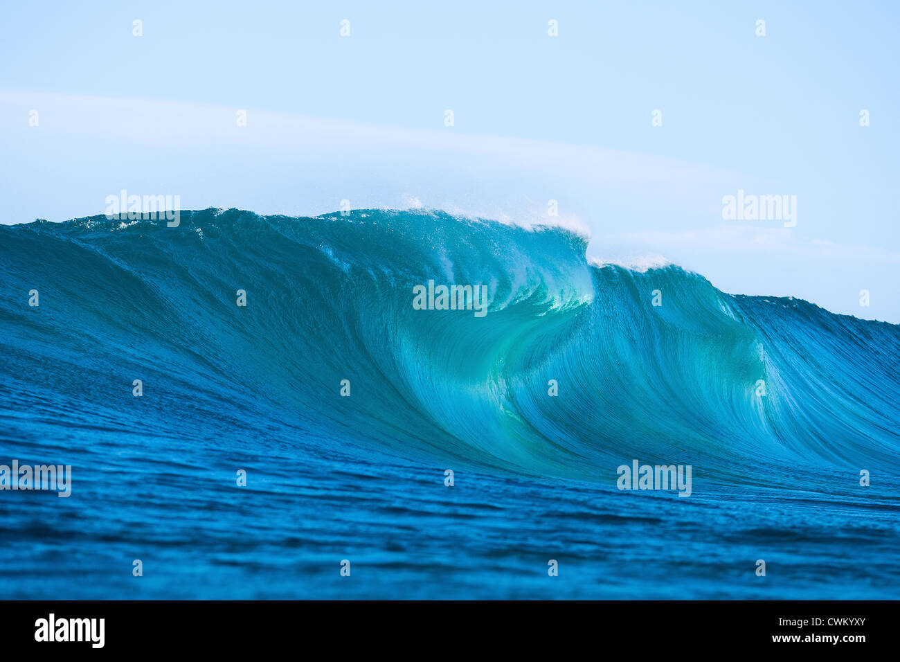 Breaking wave hi-res stock photography and images - Alamy