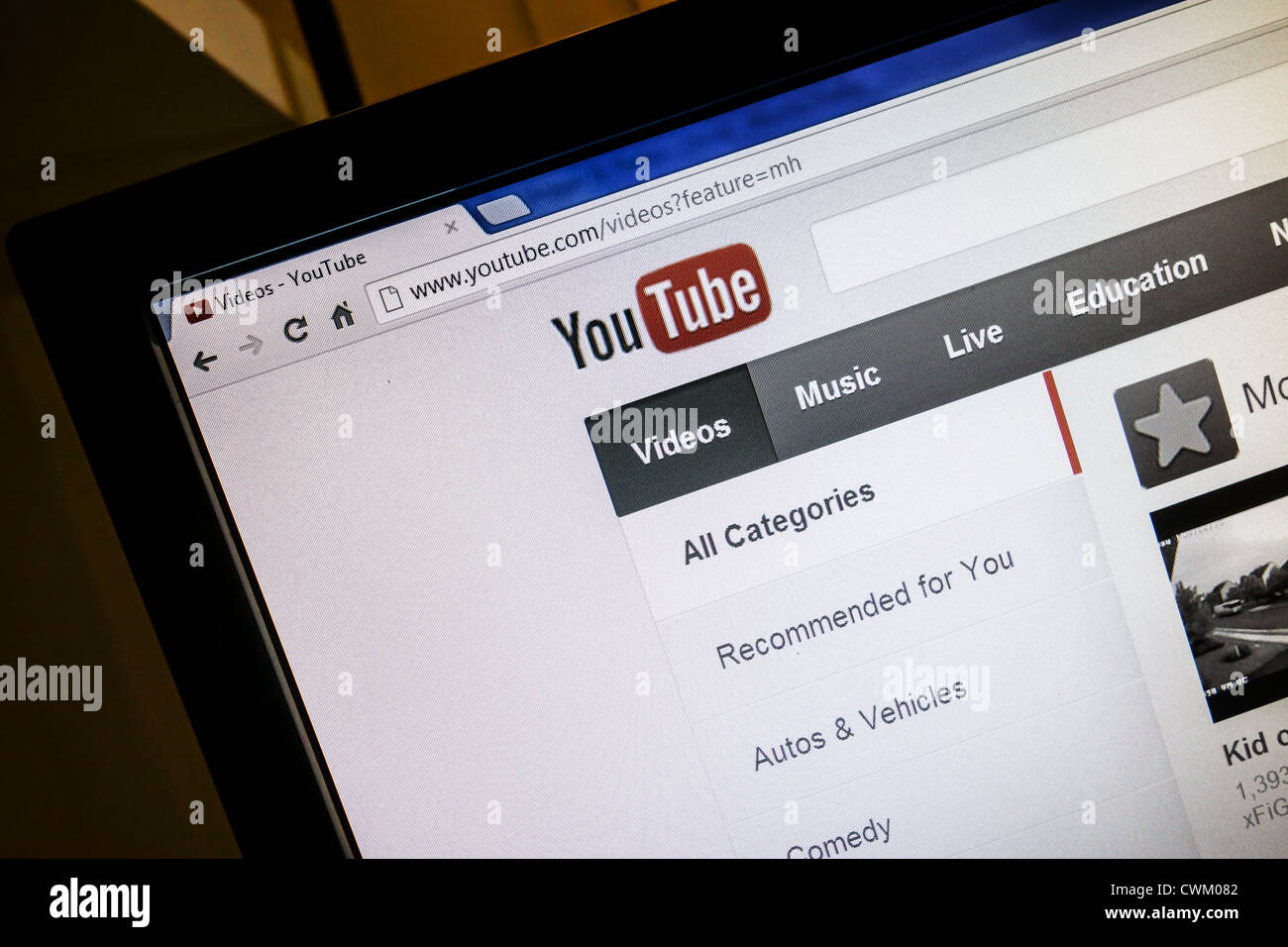 You Tube website display on computer screen Stock Photo - Alamy