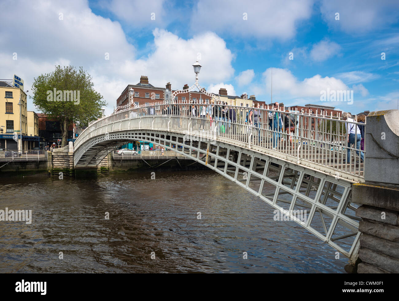 Half penny bridges hi-res stock photography and images - Alamy