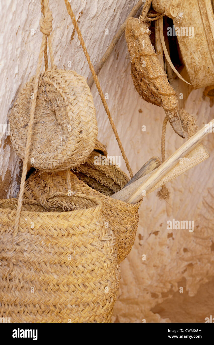 African traditional tools hi-res stock photography and images - Alamy