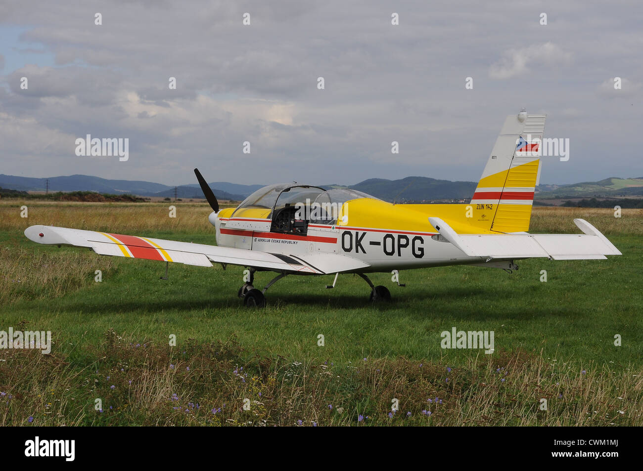 Zlin 142 hi-res stock photography and images - Alamy