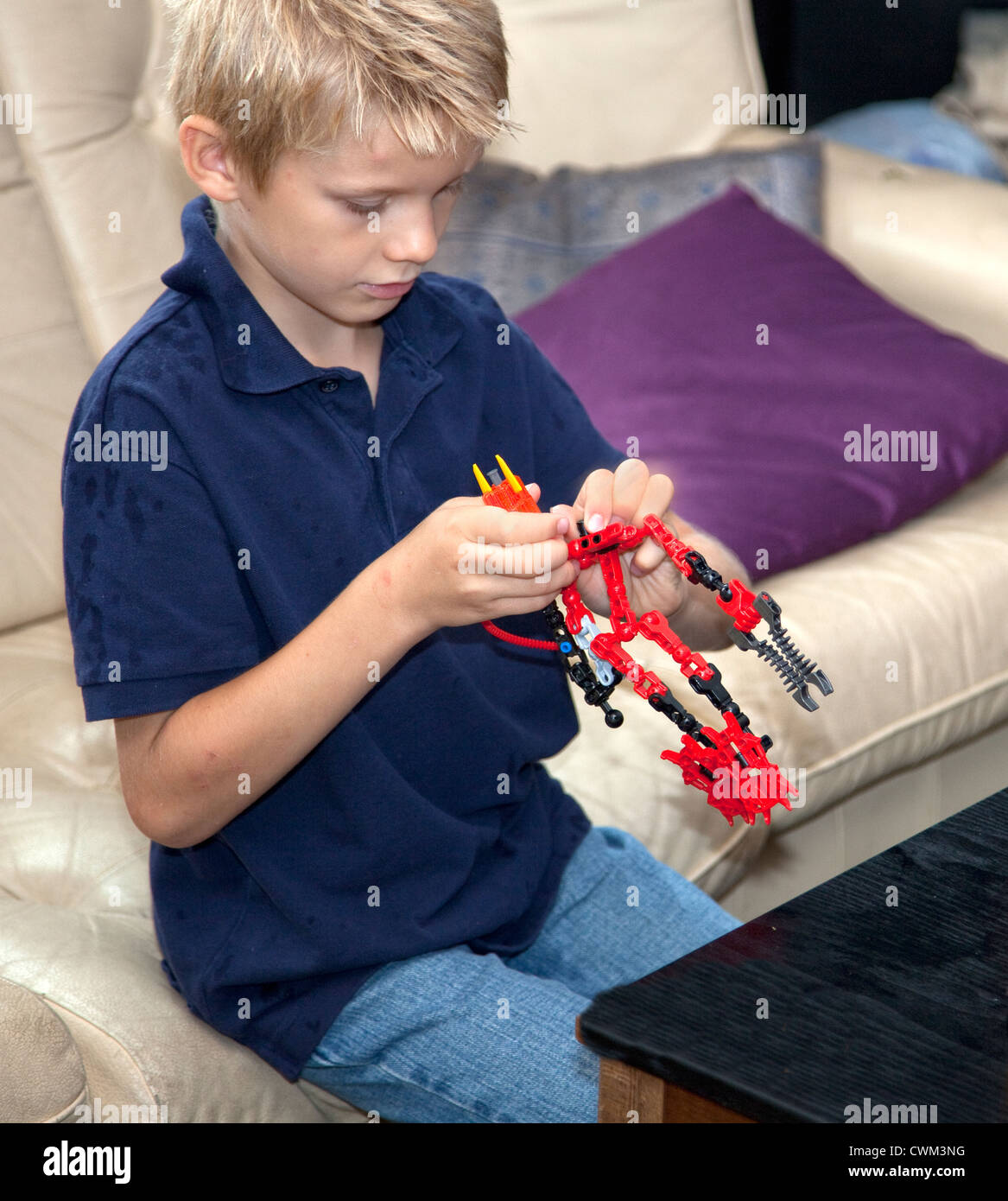 1 robot boy hi-res stock photography and images - Alamy