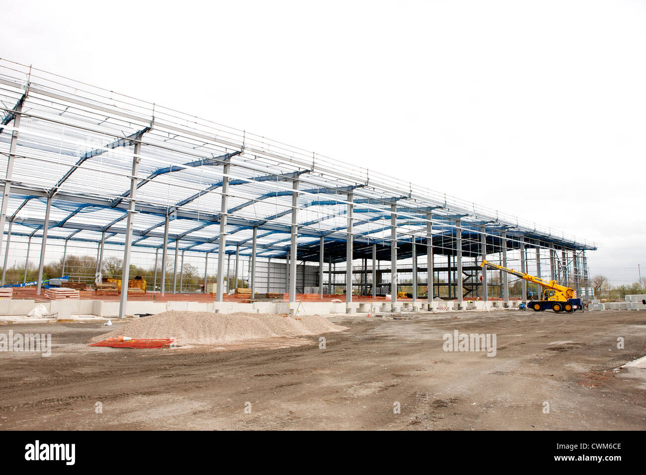 warehouse metal frame Stock Photo - Alamy