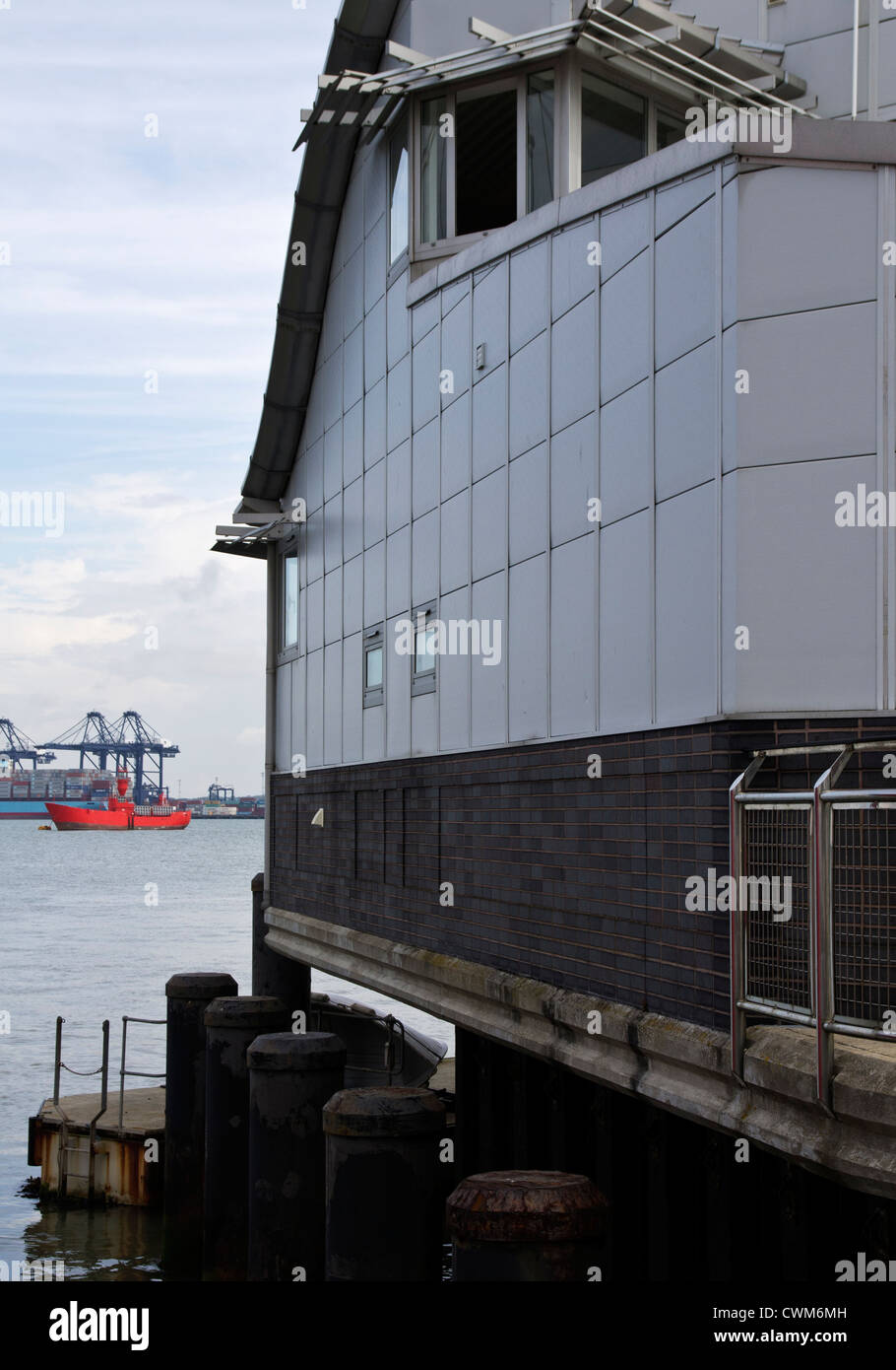 Rnli lifeboat harwich hi-res stock photography and images - Alamy