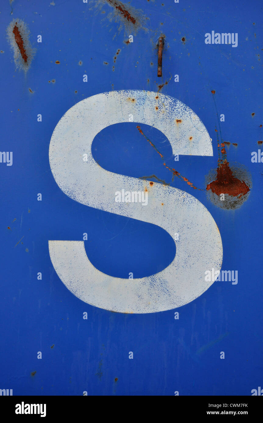 Spray paint alphabet hi-res stock photography and images - Alamy