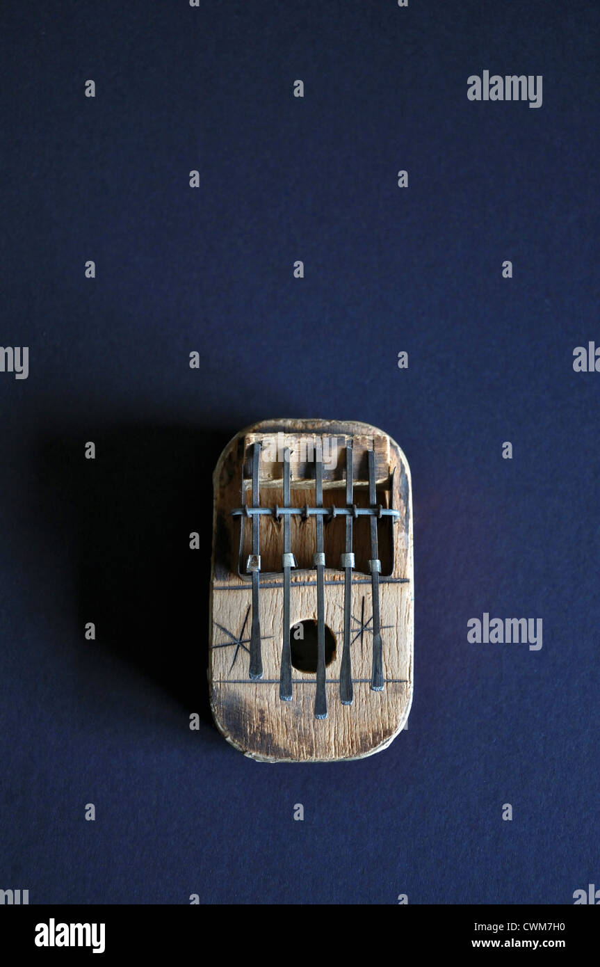 Mbira african instrument hi-res stock photography and images - Alamy