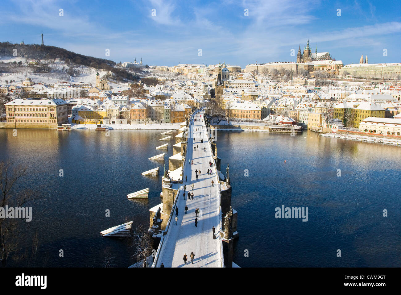 Praha karluv most a hradcany hi-res stock photography and images - Alamy