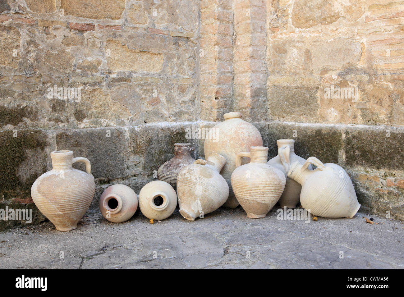 Amphoras in garden hi-res stock photography and images - Alamy