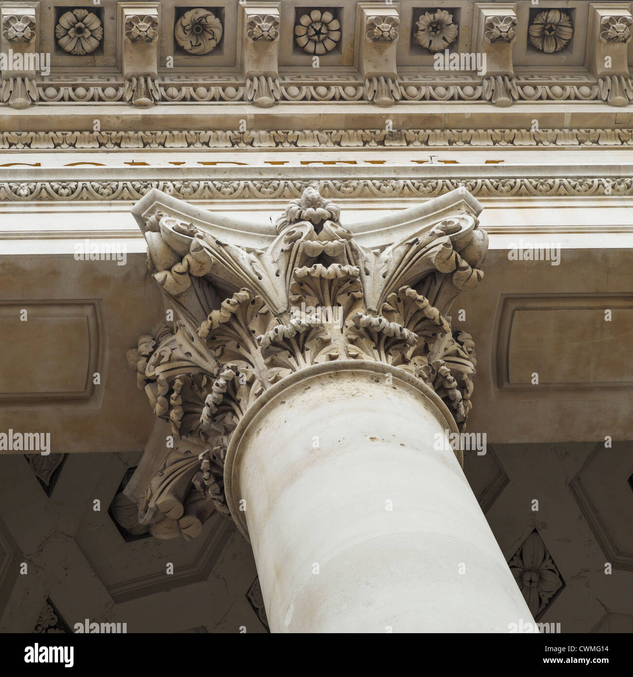 UK, London, Royal Exchange, Detail of column Stock Photo - Alamy