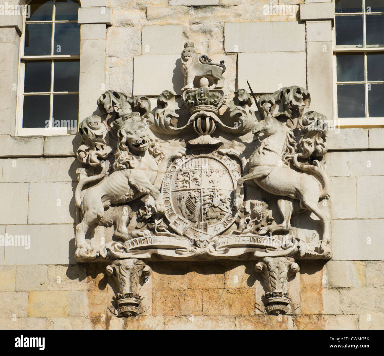 UK, London, Tower of London crest Stock Photo - Alamy