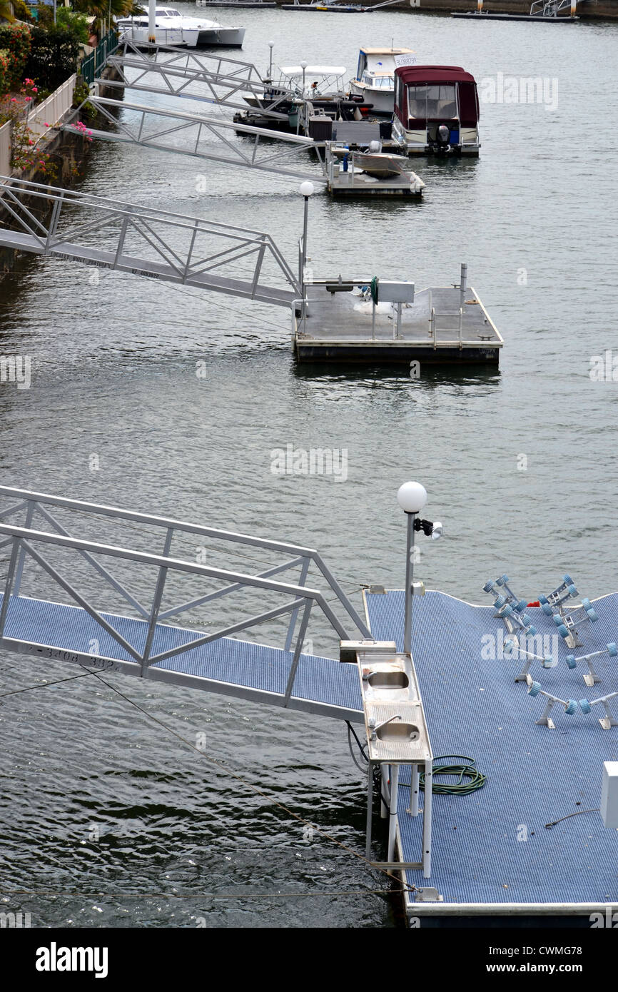 Waterfront pontoon hi-res stock photography and images - Alamy