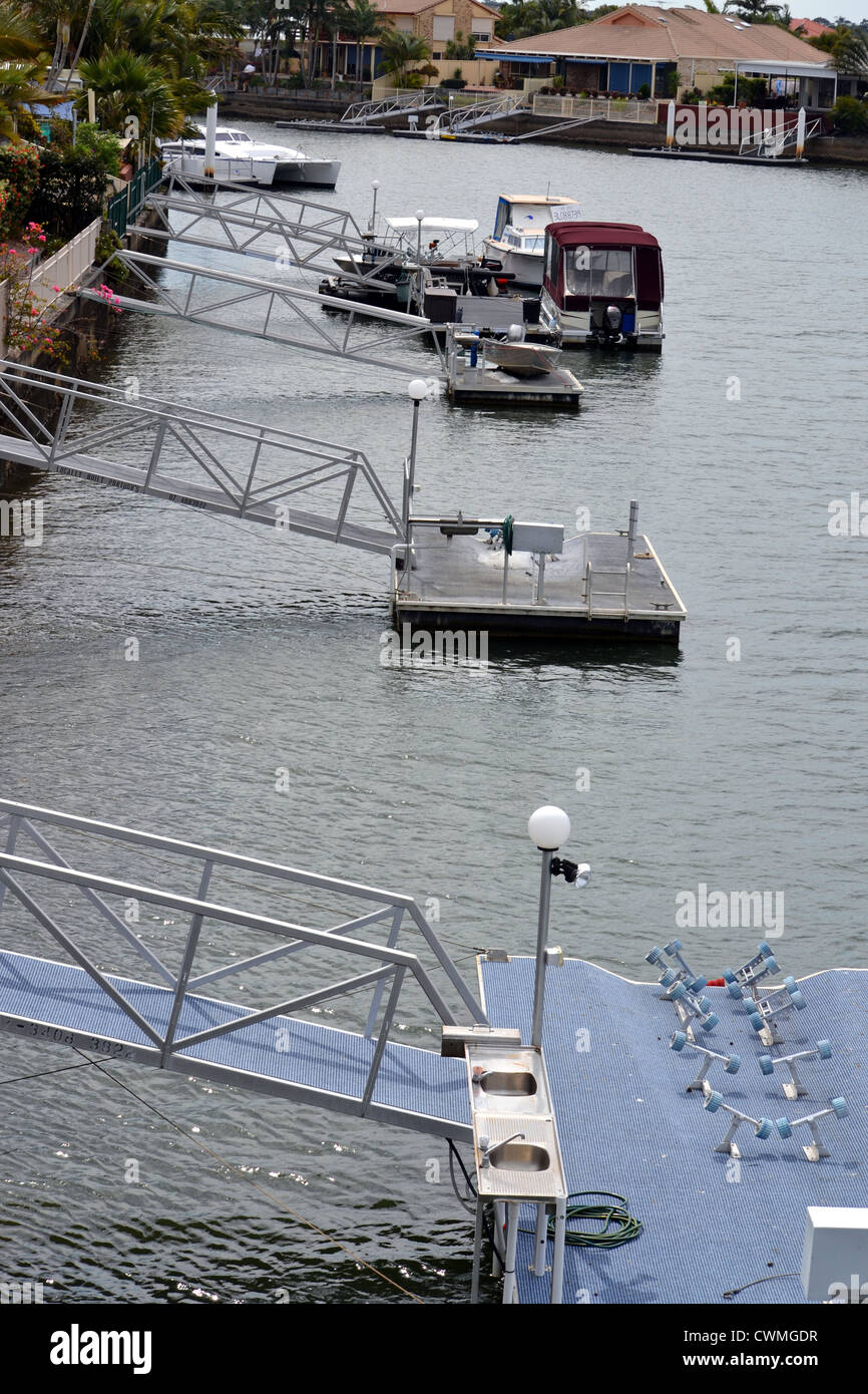 Waterfront pontoon hi-res stock photography and images - Alamy