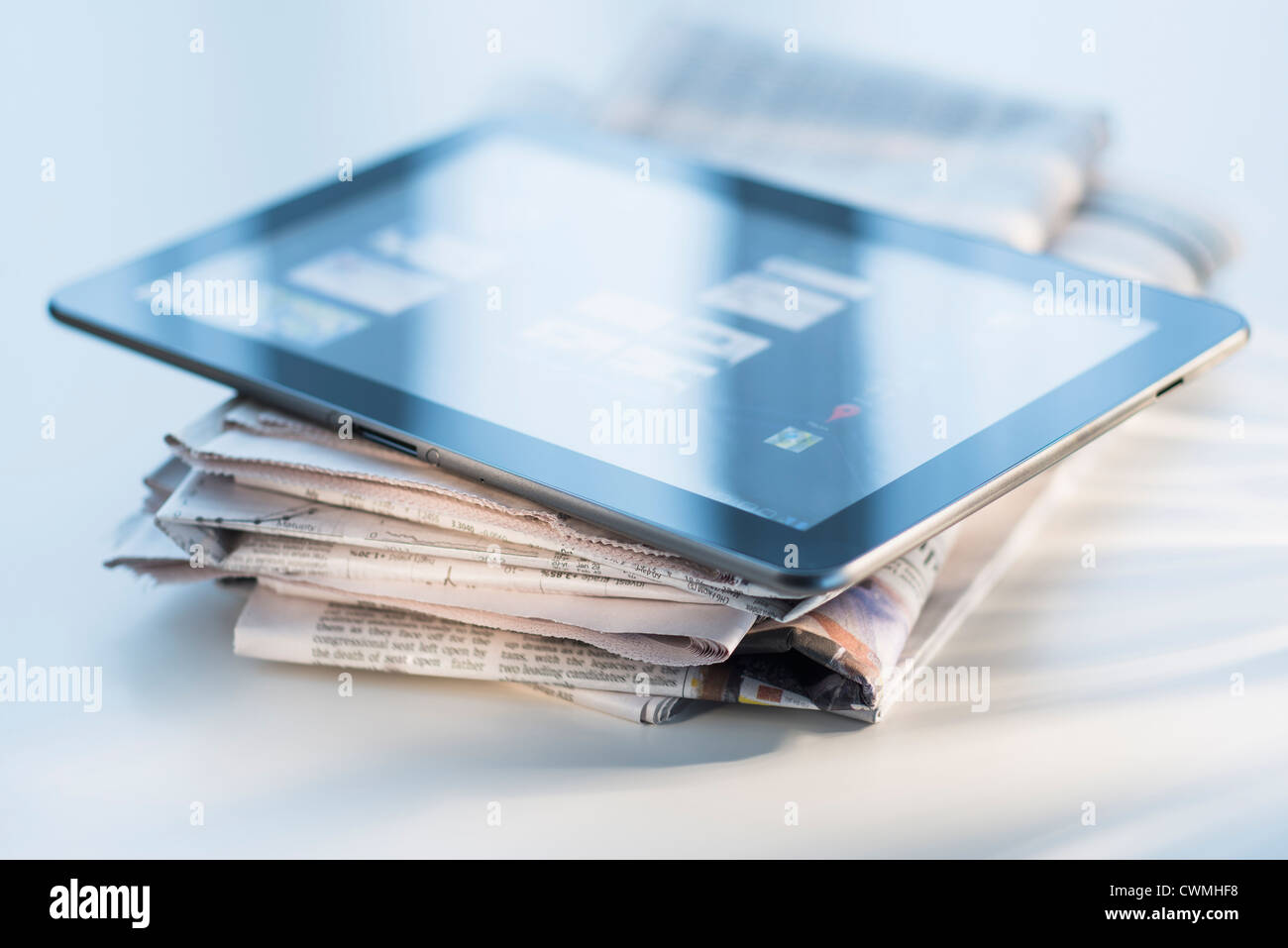 Digital newspaper technology hi-res stock photography and images - Alamy
