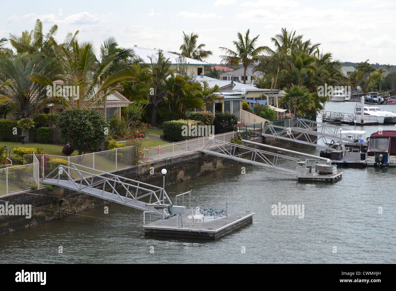 Waterfront pontoon hi-res stock photography and images - Alamy