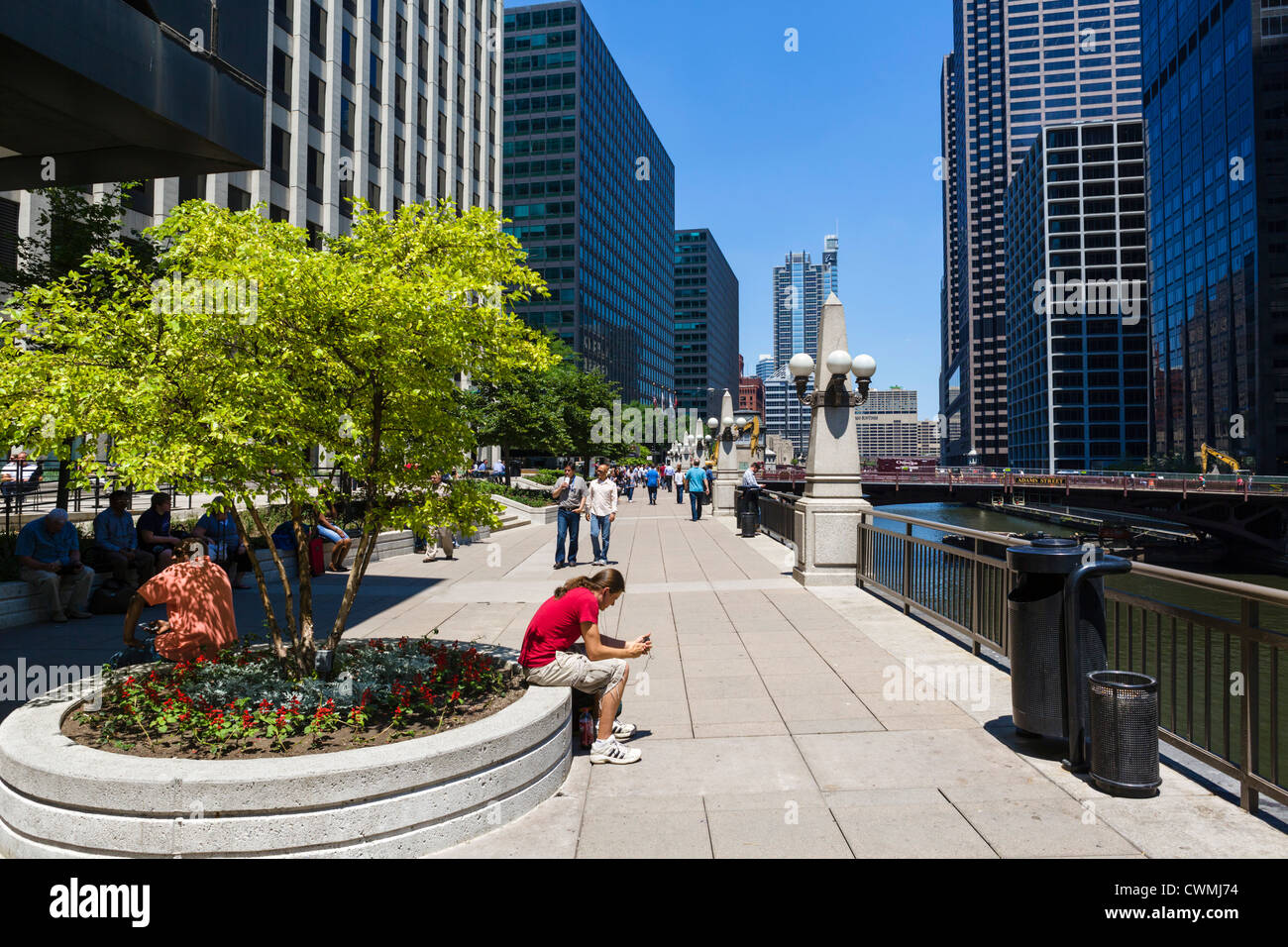 The riverfront near Union Station on the Chicago River, South Riverside ...