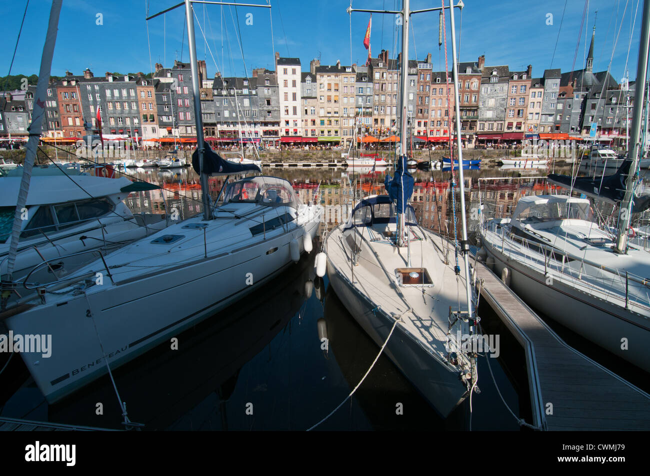 Honfleur Old Dock with yachts and narrow pretty buildings, Basse ...