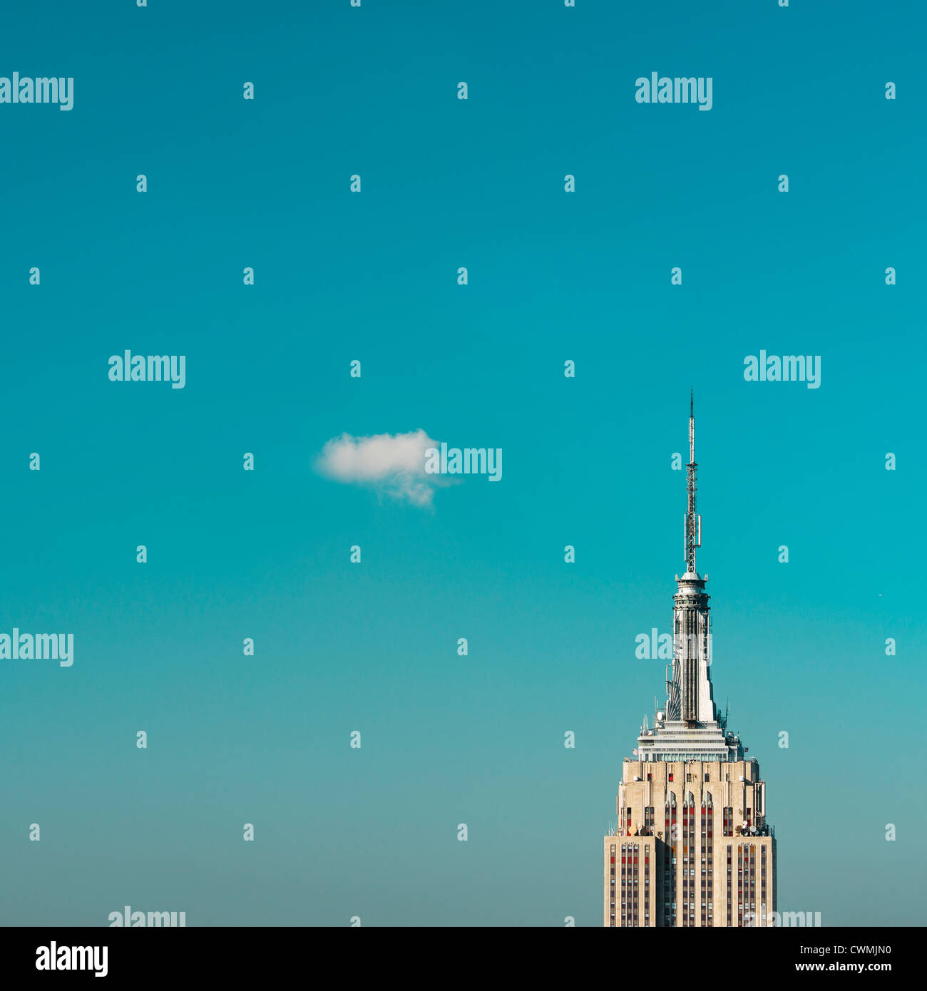 Pinnacle empire state building new hi-res stock photography and images ...