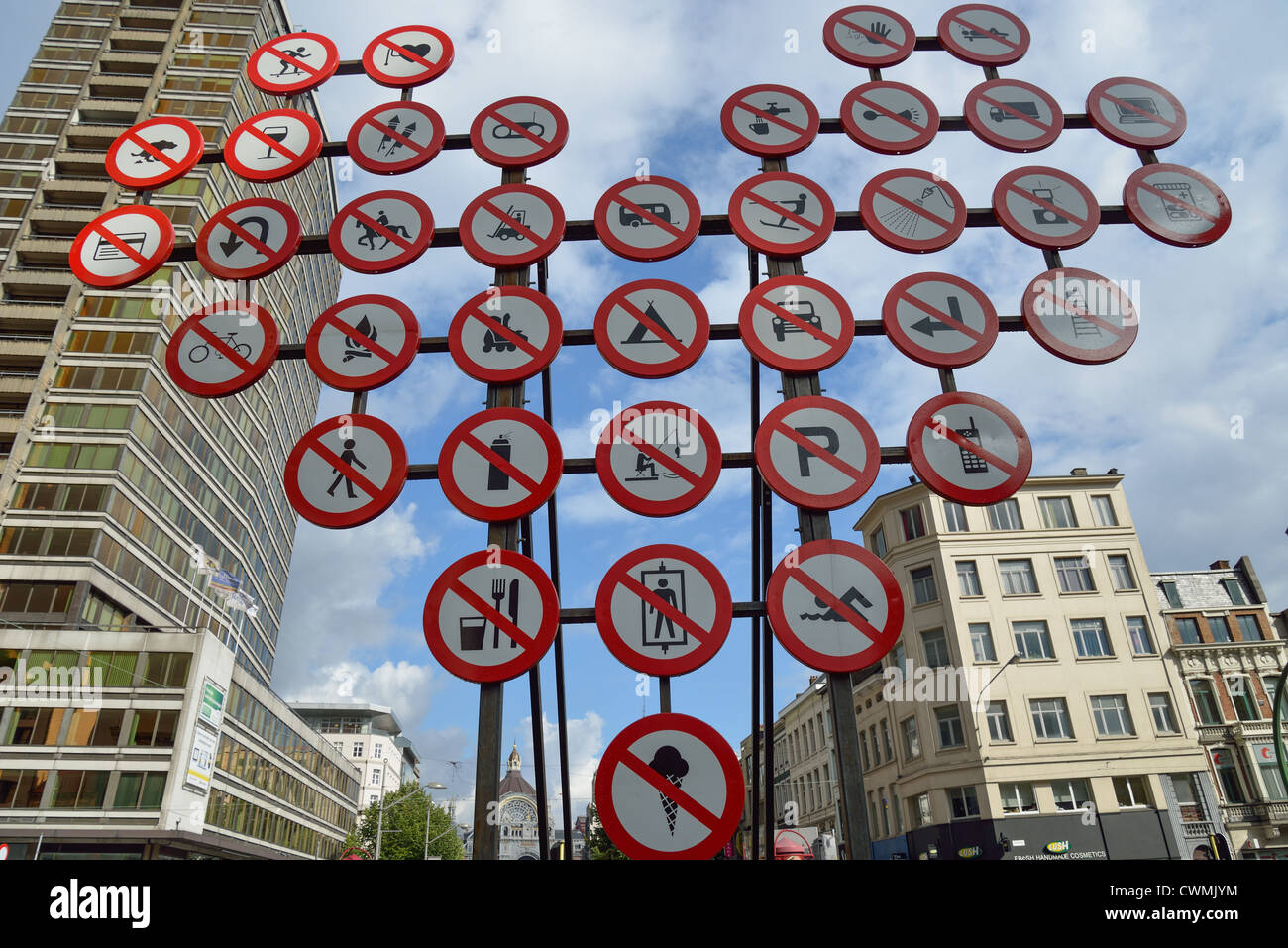 Flemish signs hi-res stock photography and images - Alamy