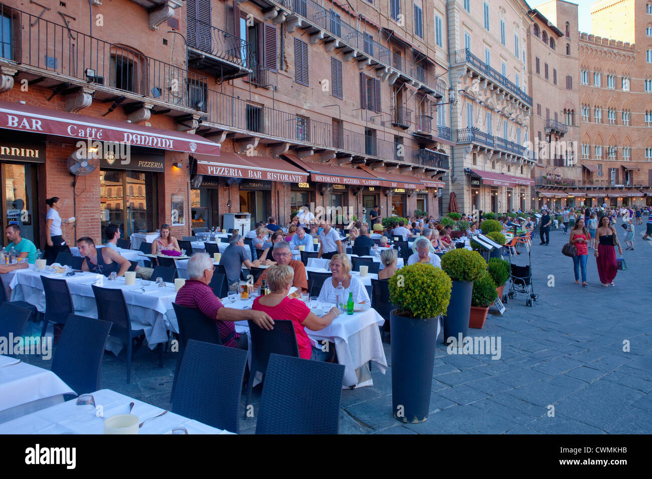 Piazza del campo hi-res stock photography and images - Alamy