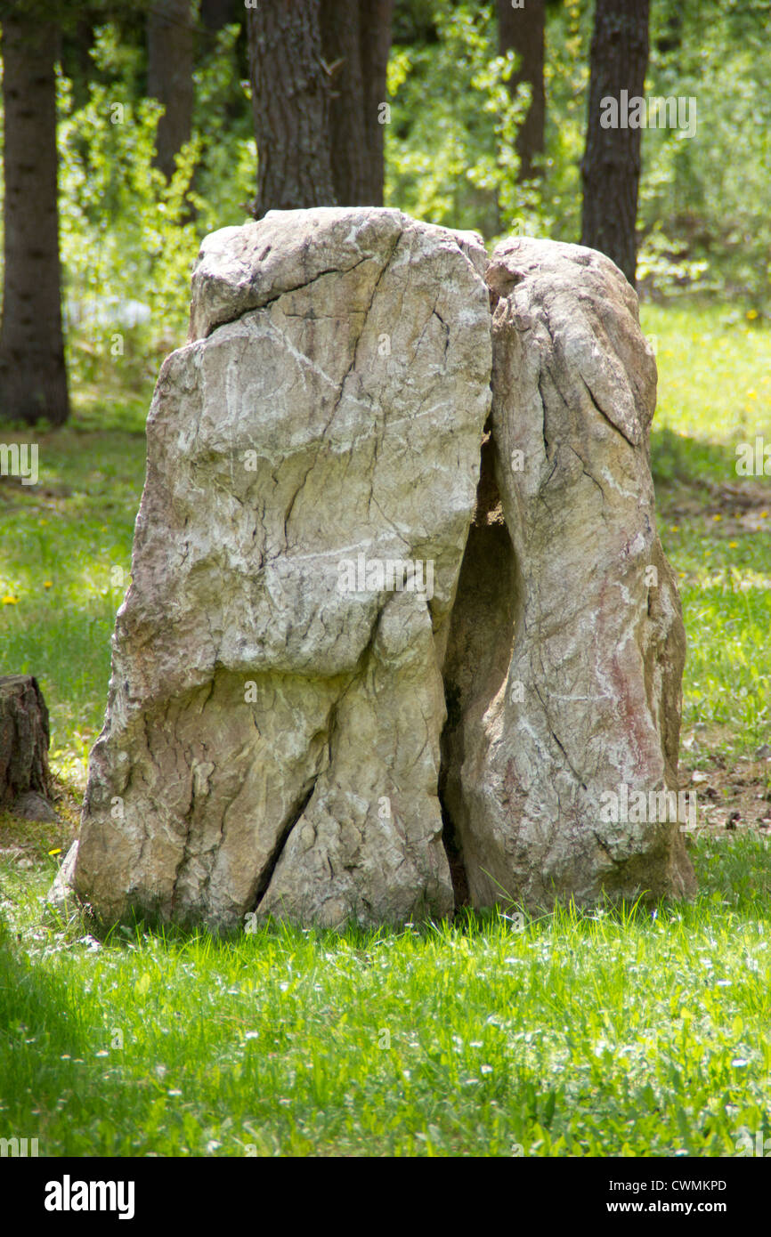Big rock garden park hi-res stock photography and images - Alamy