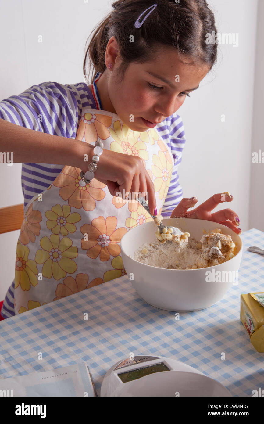 Child baking cakes messy hi-res stock photography and images - Alamy