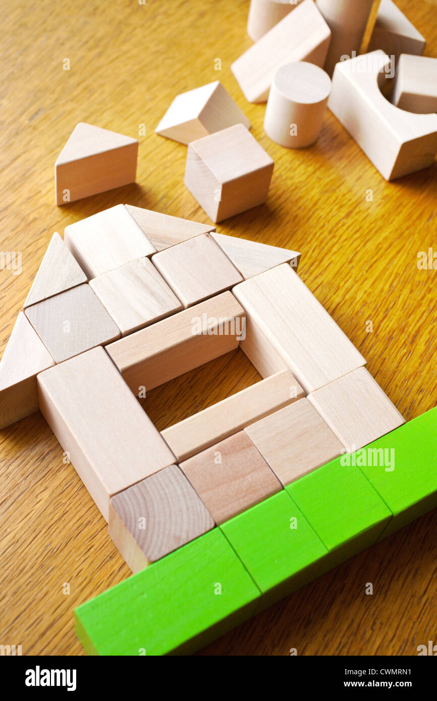 House made of building blocks hi-res stock photography and images - Alamy