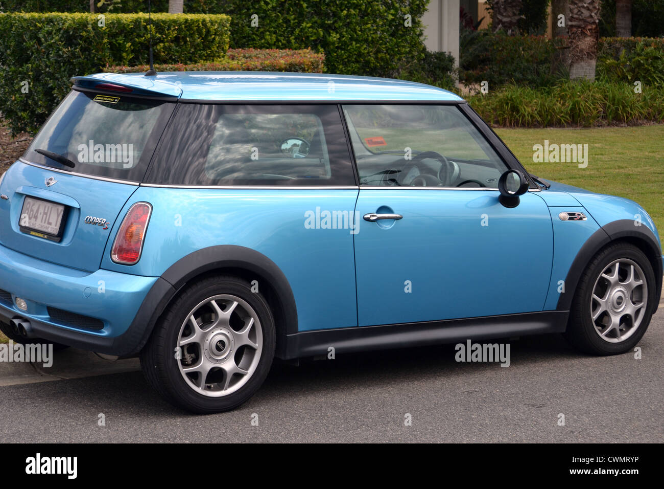 Blue Mini Cooper Stock Photo - Alamy