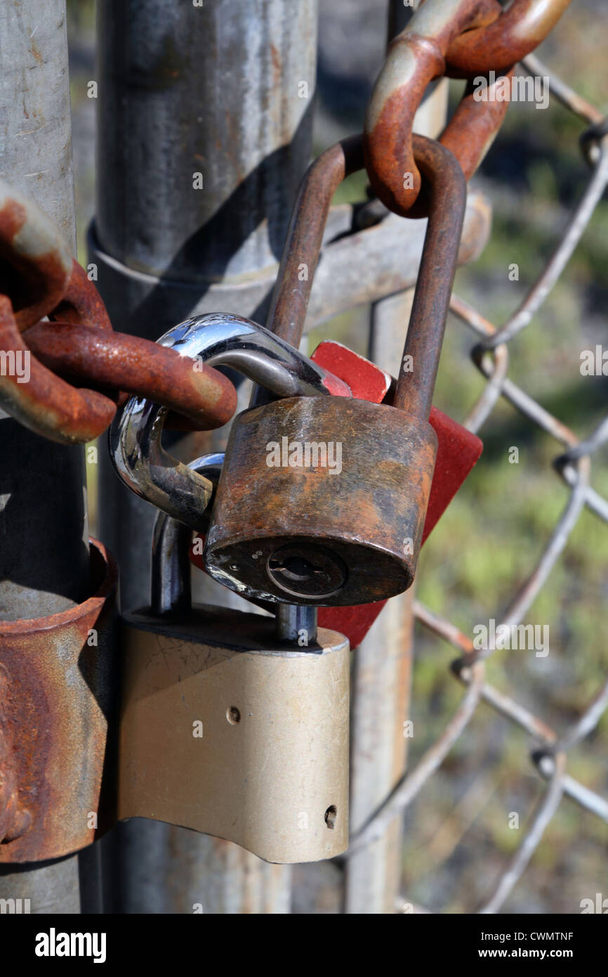 Security gate locks hi-res stock photography and images - Alamy