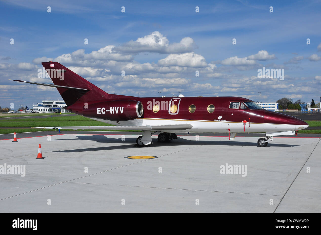 Dassault Falcon 100 High Resolution Stock Photography and Images - Alamy
