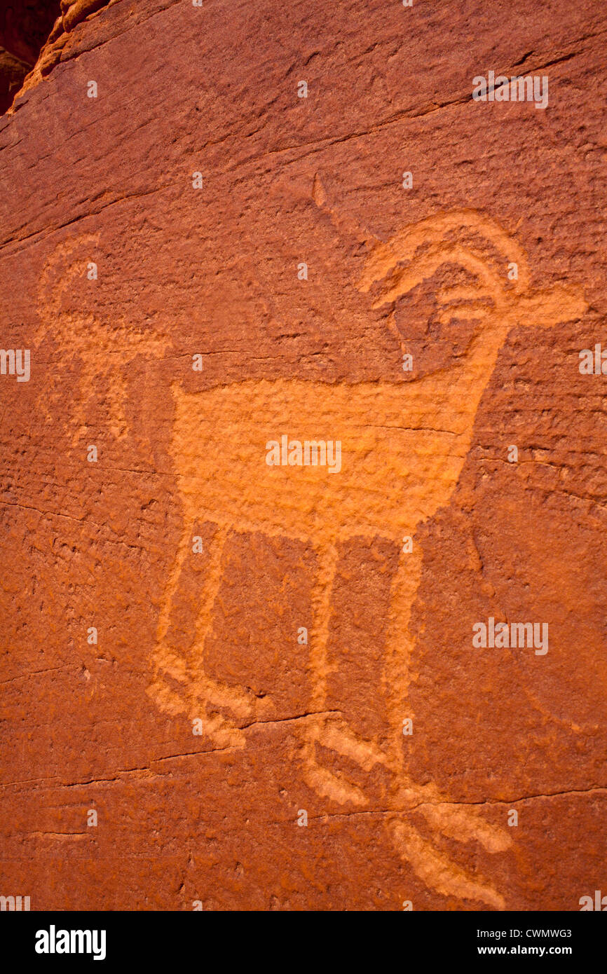 USA, Utah, Native American art on stone wall Stock Photo - Alamy