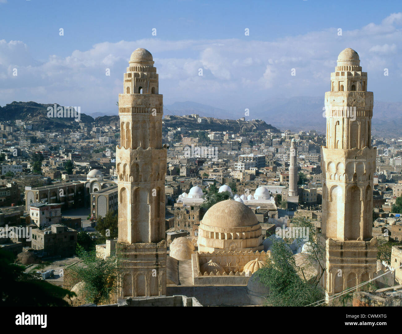 Yemen, Ta'izz, Al-Ashrafiya Mosque Stock Photo - Alamy