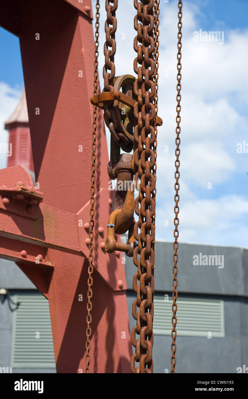 Hoist crane hi-res stock photography and images - Alamy