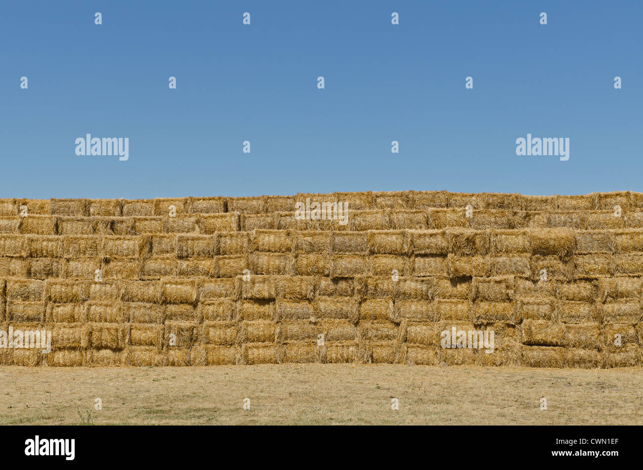 Hay bale farm hi-res stock photography and images - Alamy