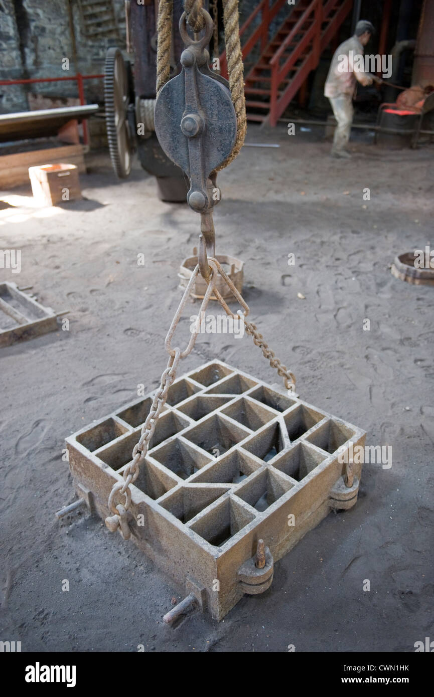 Cast housing hi-res stock photography and images - Alamy