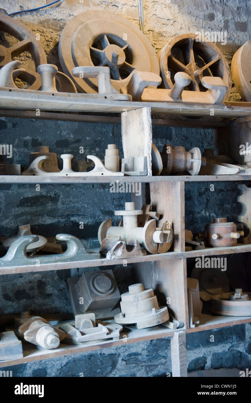 Metal casting machine hi-res stock photography and images - Alamy