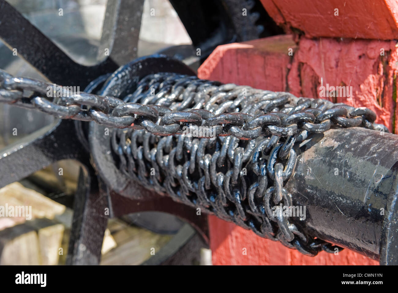 Chain pulley hi-res stock photography and images - Alamy