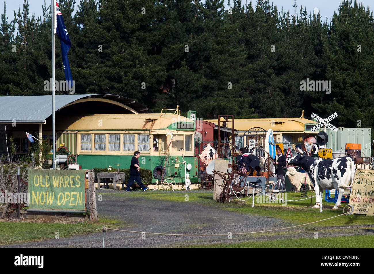 Australian roadside hi-res stock photography and images - Alamy
