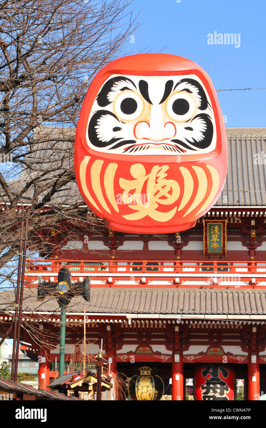 Tokyo, Japan - 31 December, 2011: Crowds of at Sensoji temple market on ...