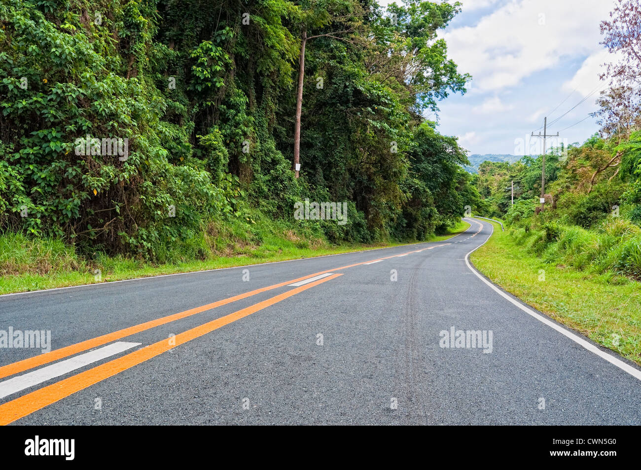 Road curve low angle hi-res stock photography and images - Alamy