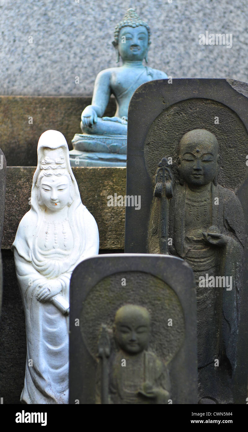 Buddhist gravestones hi-res stock photography and images - Alamy