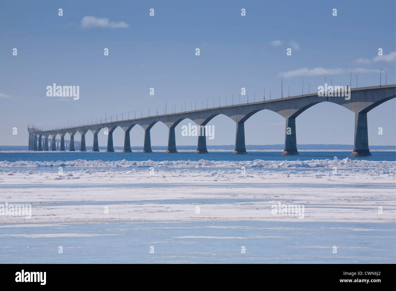 A winter view of the Confederation Bridge that links Prince Edward ...