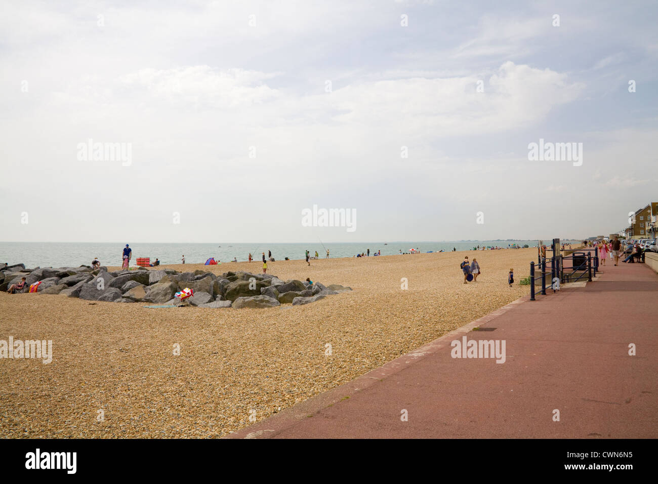 Hythe beach hi-res stock photography and images - Alamy