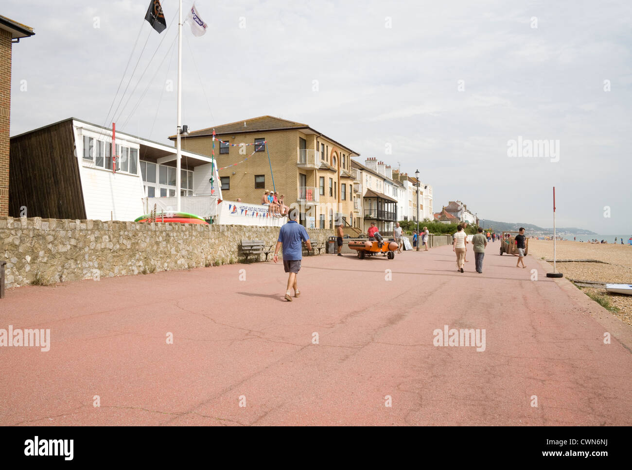 Kent hythe promenade hi-res stock photography and images - Alamy