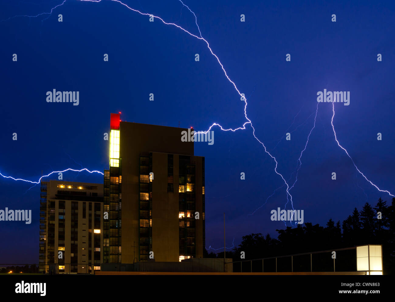 Lightning strike building hi-res stock photography and images - Alamy